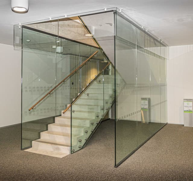 SMOKEbarrier SG | Glass static barriers | AVAPS EN